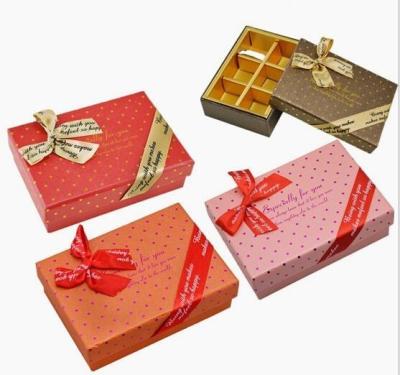 Cina Scatola rigida per cioccolatini in stile lusso Servizio personalizzato a 6 griglie accettato in vendita