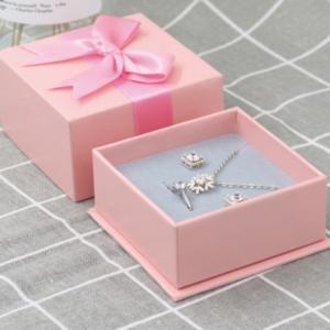 Cina Scatola rigida su ordinazione rosa che imballa stampa offset di CMYK, stampa d'argento in vendita