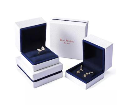 Cina Scatola d'imballaggio magnetica per gioielli regalo flip top fascia alta personalizzata in vendita