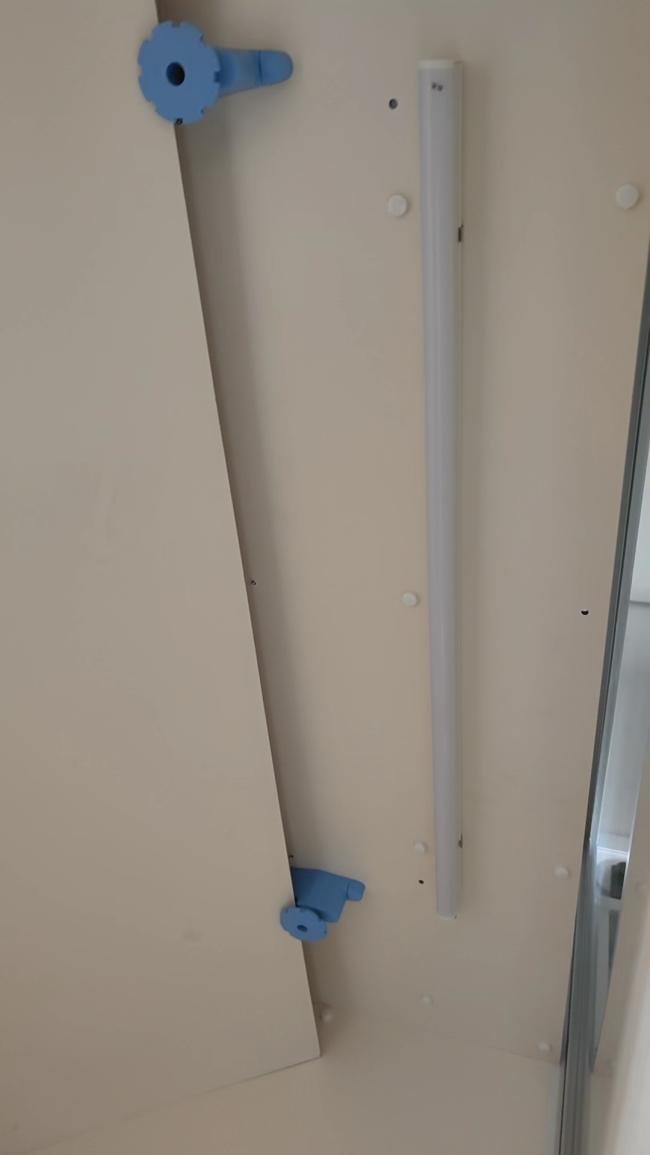 Cabinet hinge detail