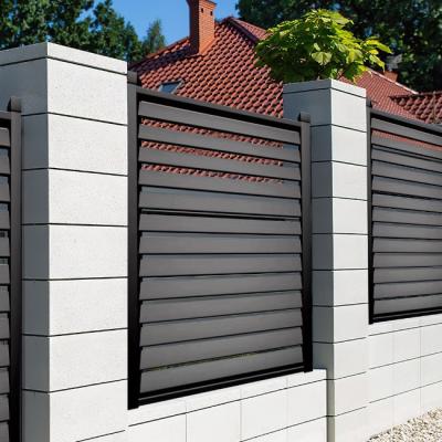 China horizontale zwarte aluminium privacy hek met laser snijden voor zowel stijl en veiligheid Te koop