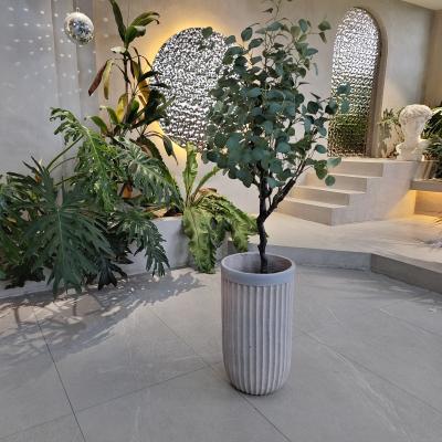 中国 スタイリッシュ で 耐久 性 ある 外部 の 場所 の 強化 粘土 の 植樹 器 販売のため