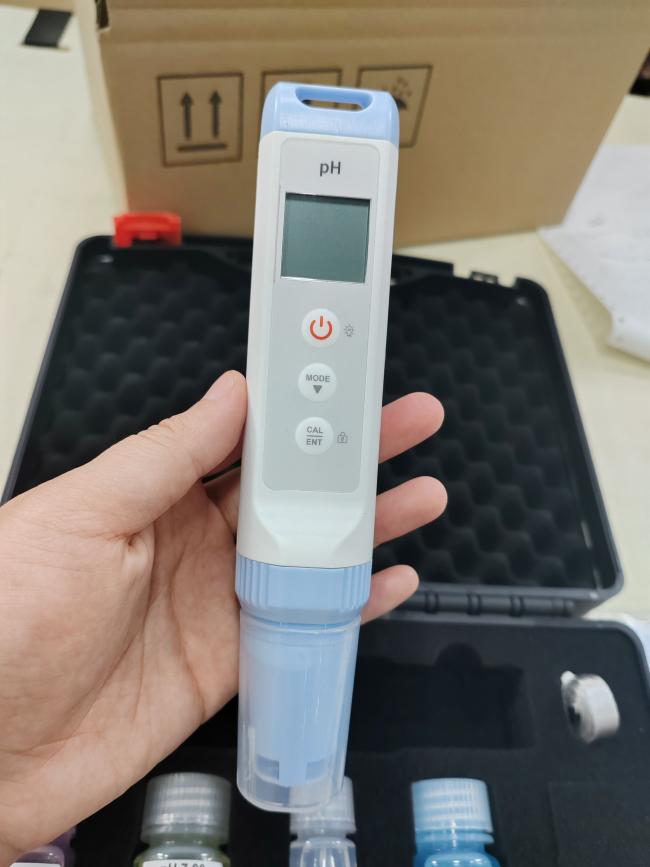 7-in-1 Multi-Parameter Pocket Water Quality Tester showing device display and controls