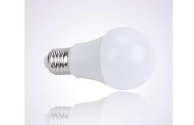 Cina Lampadina globale della lampadina 600lm LED della lampadina 7W B22 LED di golf di A60 E27 LED in vendita