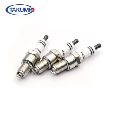 Κίνα Βούλωμα B6RETC γνήσιος assy-σπινθήρας 1881108061 της Hyundai/βουλωμάτων σπινθήρων μερών αυτοκινήτων της KIA προς πώληση