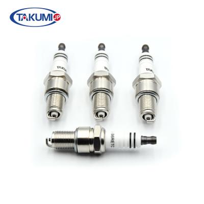 Κίνα Βούλωμα B6RETC γνήσιος assy-σπινθήρας 1881108061 της Hyundai/βουλωμάτων σπινθήρων μερών αυτοκινήτων της KIA προς πώληση