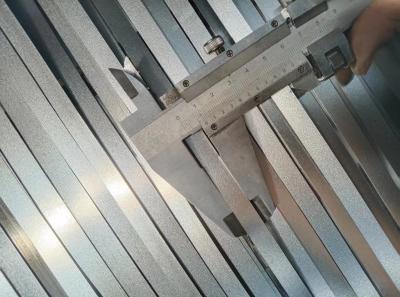 Cina Il GI di G60 G90 ha galvanizzato le bobine d'acciaio spoglia caldo di 600mm GL immerse preverniciato in vendita