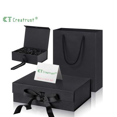 China SZCX New Arrival Craft Jewelry Custom Printed White Cardboard Bags Gift Shopping Black Paper Bag With Handle for sale