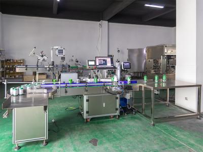 Cina Etichettatrice automatica per bottiglie rotonde con posizionamento tramite telecamera visiva in vendita