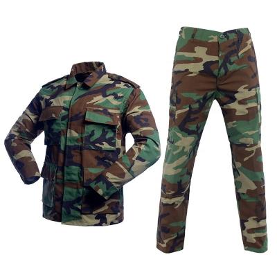 Cina Protezione anti-UV Bosco BDU Uniforme di addestramento della guardia Abbigliamento personalizzato 1,5 per set in vendita