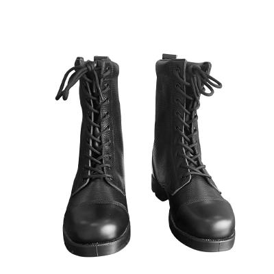 China 1.5kg Calçados personalizados para homens Pés de vaca pretos Botas de couro com sola de borracha à venda
