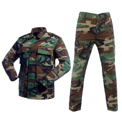 Cina Tissuto BDU tipo Camicia tattica Pantaloni Uniforme di camuffamento bosco per attività all'aperto in vendita