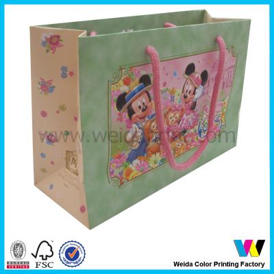 Cina Sacchetti della spesa stampati CMYK con la carta patinata rosa di Matt della corda del cotone in vendita