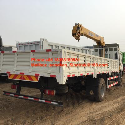 중국 Xcmg 기중기 4x2 6을 가진 Sinotruk Howo의 5T 트럭 산 기중기는 10T 화물 상자로 선회합니다 판매용