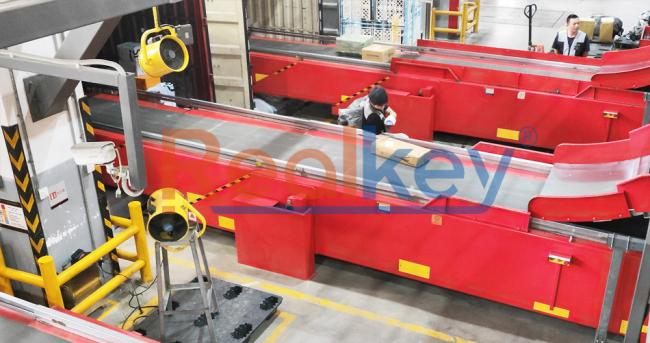 Realkey telescopic belt conveyor in operation