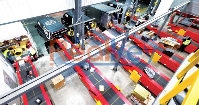 Realkey telescopic belt conveyor in operation