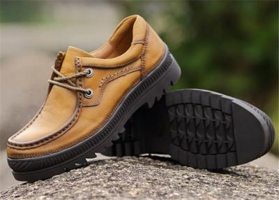 Cina Scarpe casuali comode impermeabili di progettazione classica che legano il tipo superiore della piattaforma in vendita