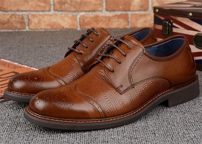 Cina Accenti scuri classici d'avanguardia di Tan delle scarpe di vestito con il modello impresso del coccodrillo in vendita