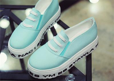 Cina Slittamento Ons della tela della piattaforma della tela delle scarpe da tennis delle donne blu-chiaro delle scarpe con la banda elastica in vendita