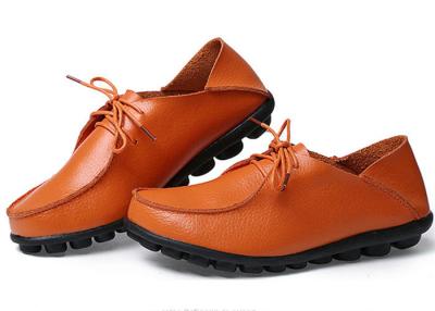Cina Il fannullone genuino del nero della pelle di capretto del dito del piede della mandorla calza le scarpe casuali delle donne piane del tallone in vendita