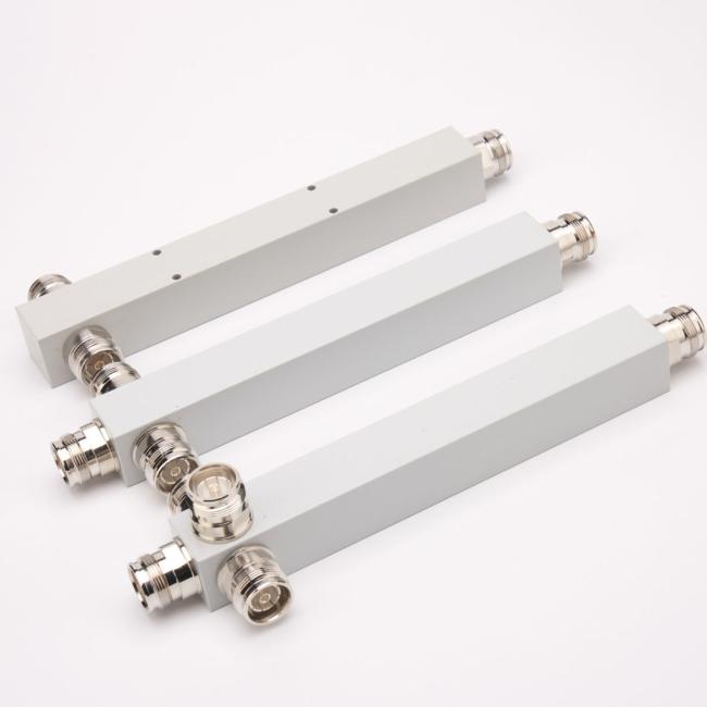 Customized Factory Directly 300W 698-3800MHz 2 Way High Power Cavity Power Splitter 7/16 DIN Type Connector for Telecommunication Systems