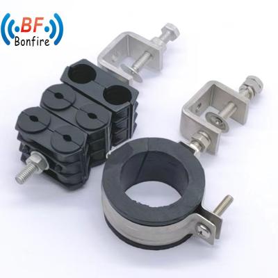 Chine Clampe en plastique facile à utiliser pour les câbles d'alimentation et les fibres sur le site de télécommunications 4,5 mm-23 mm de diamètre à vendre