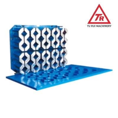 China Easy To Use Interlocking Concrete Molds 24 Cavities For Patio And Sidewalk Construction for sale