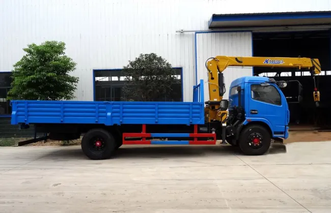 3ton-4tons Dongfeng Cargo Truck Crane Heavy Duty Crane Truck