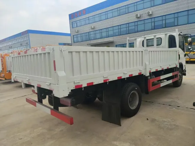 Low Price Sale Light Duty 4X2 Cargo Box Van Truck Transport Lorry Truck Hot Sale