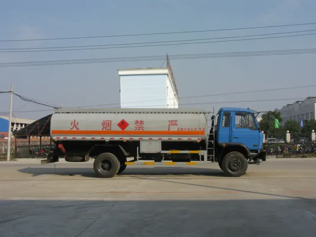 7ton 8ton 9ton Diesel Gasoline Oil Tank 12000L Fuel Tank Truck 12m3 Oil Refueling Truck with Dispenser