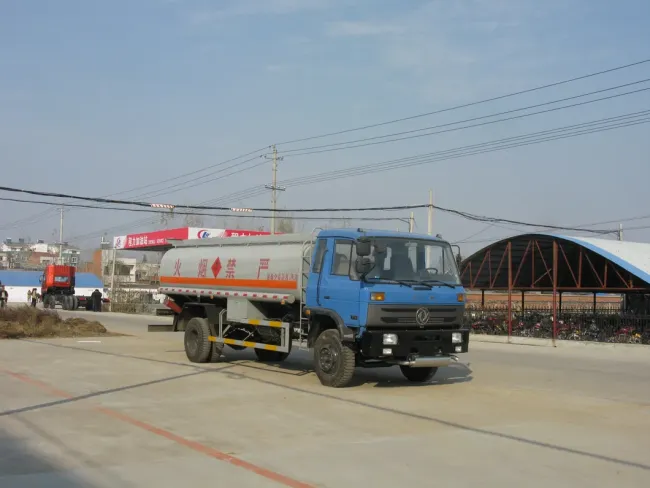 7ton 8ton 9ton Diesel Gasoline Oil Tank 12000L Fuel Tank Truck 12m3 Oil Refueling Truck with Dispenser