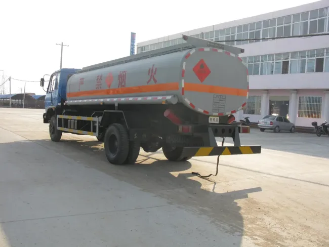 7ton 8ton 9ton Diesel Gasoline Oil Tank 12000L Fuel Tank Truck 12m3 Oil Refueling Truck with Dispenser