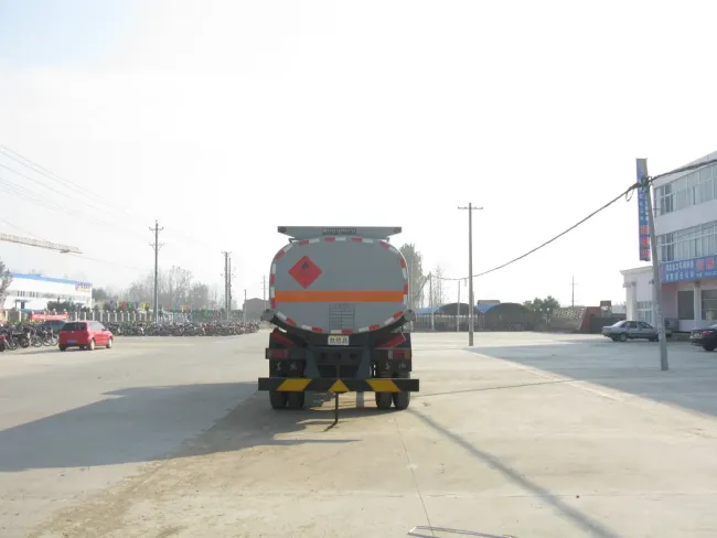 7ton 8ton 9ton Diesel Gasoline Oil Tank 12000L Fuel Tank Truck 12m3 Oil Refueling Truck with Dispenser