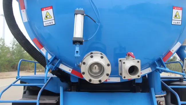 China Dongfeng 16cbm Sewer Liter Vacuum Sewage Cleaning Suction Tank Truck