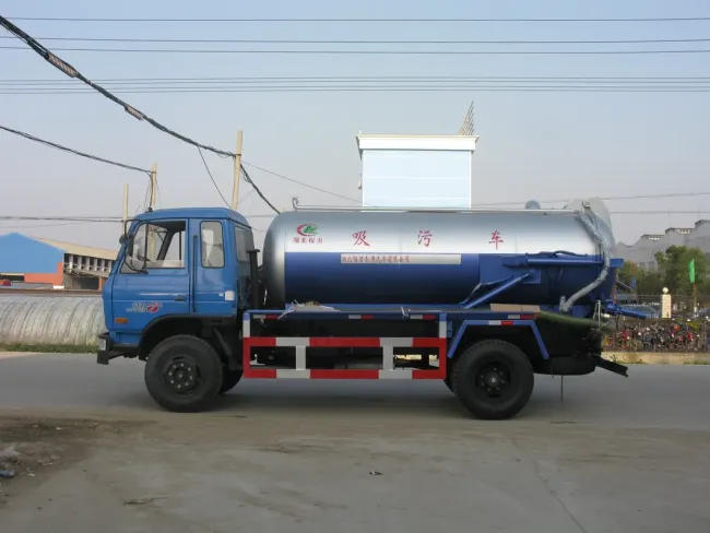 8000 Liters Waste Vacuum Cleaning Sewage Suction Tank Truck