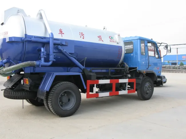 8000 Liters Waste Vacuum Cleaning Sewage Suction Tank Truck