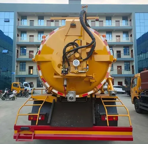 10, 000L Dongfeng Vacuum Sewage Suction Tanker Suction Sewage Truck
