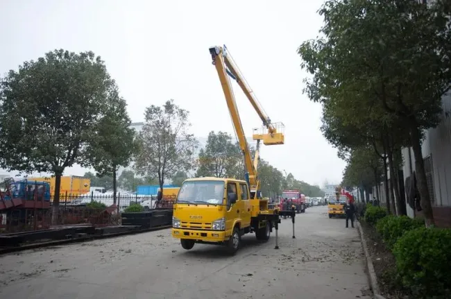 I-Suzu Double Row 14m 16m Aerial Lifting Truck for Cherry Picker