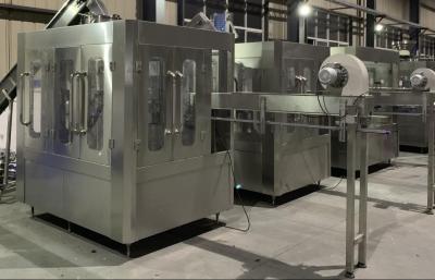 China Monoblock karbonisierte Plastikabfüllende Ausrüstung der Getränk-Füllmaschine-200-2000ml zu verkaufen