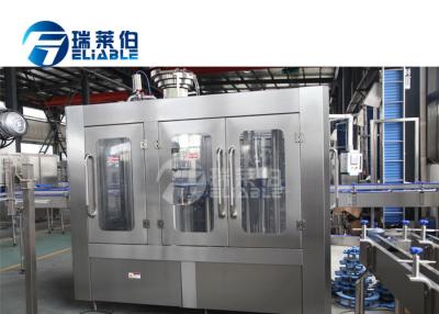 Cina L'attrezzatura di coperchiamento di riempimento automatica di lavaggio delle bottiglie di vetro ha trattato acqua minerale/pura in vendita