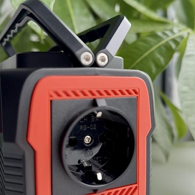 High Quality 200wportable Solar Power Station with LED Light