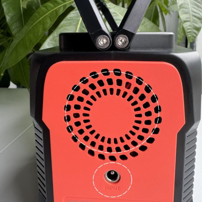 High Quality 200wportable Solar Power Station with LED Light