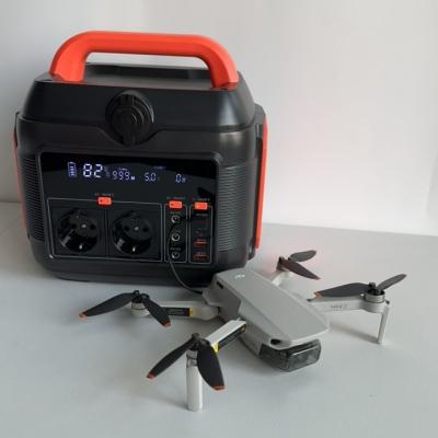 中国 LED照明とQC3.0出力を持つ600Wの室外リチウムイオン電池発電所 販売のため
