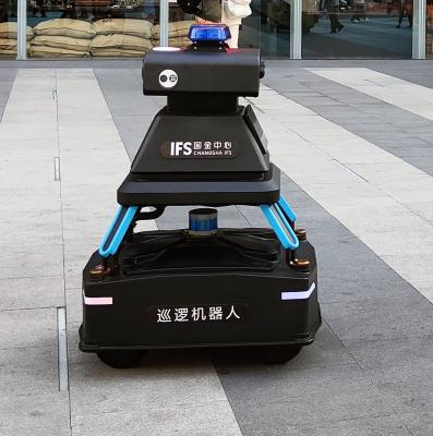 Cina Robot autonomo elettronico della polizia del Mobile Security del robot irregolare all'aperto della pattuglia in vendita