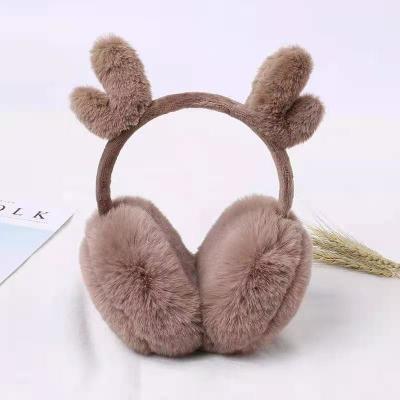 Cina La cuffia adorabile della peluche dell'inverno tiene caldo protegge le orecchie dal congelamento in vendita