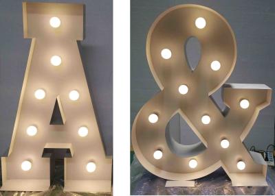 Cina Lettere giganti del LED illuminate metallo con le lampadine a pile in vendita