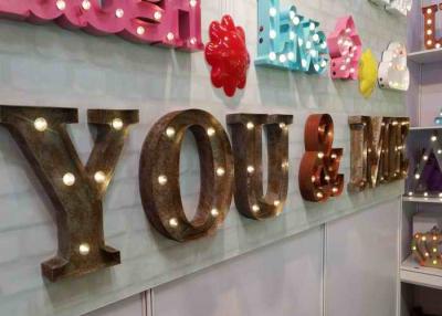 Cina Luci rustiche d'annata della lettera di nozze, lettere leggere di alfabeto per la decorazione della parete in vendita