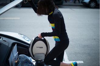 Cina Bluetooth 4,0 costruito in monociclo elettrico della girobussola di Monocycle, massimo 20Km/h in vendita
