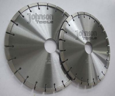 Cina 10 / il calcestruzzo del ciclo del diamante di altezza di segmento di 12/15mm le lame per sega con la vita lunga in vendita
