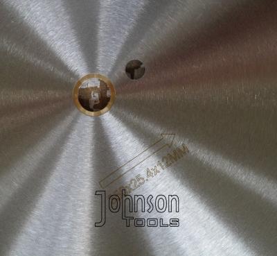Cina lama di Turbo del diamante di 350mm con buona acutezza per il taglio del cemento armato in vendita